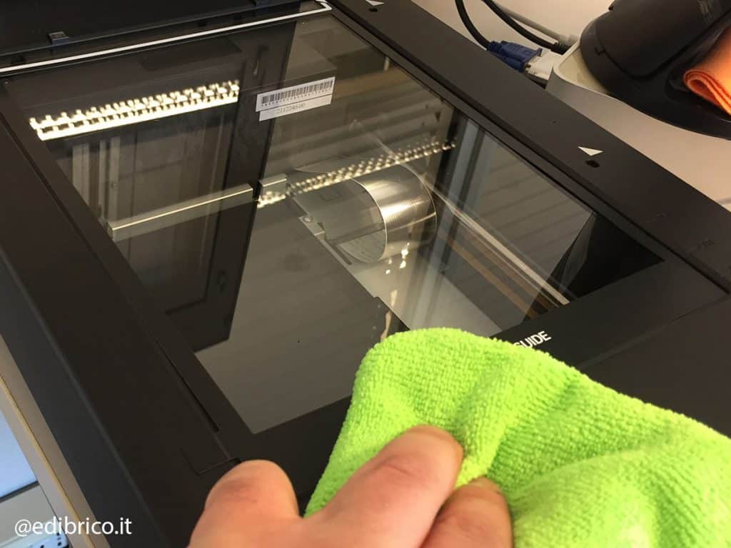 How to clean your computer and devices - WD-40 Africa