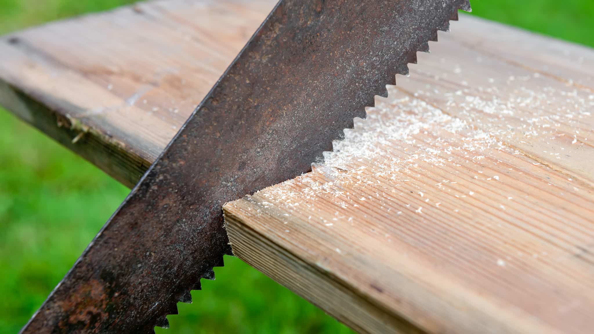 Hoe maak je een roestige zaag schoon? 5 Stappen - WD-40 Nederland