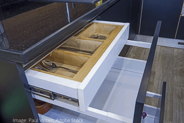 Hvordan smøre skuffer i 5 enkle steg - Tips fra WD-40 Norge